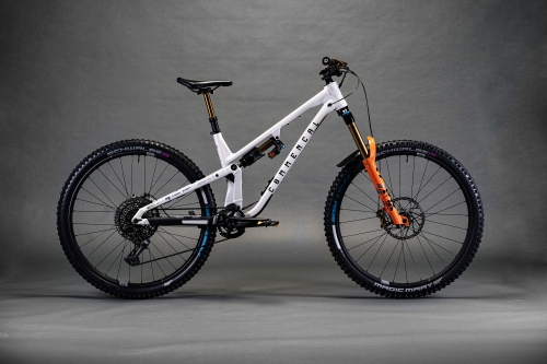 COMMENCAL NEWS COMMENCAL-Enduro-Project-Team-Bike