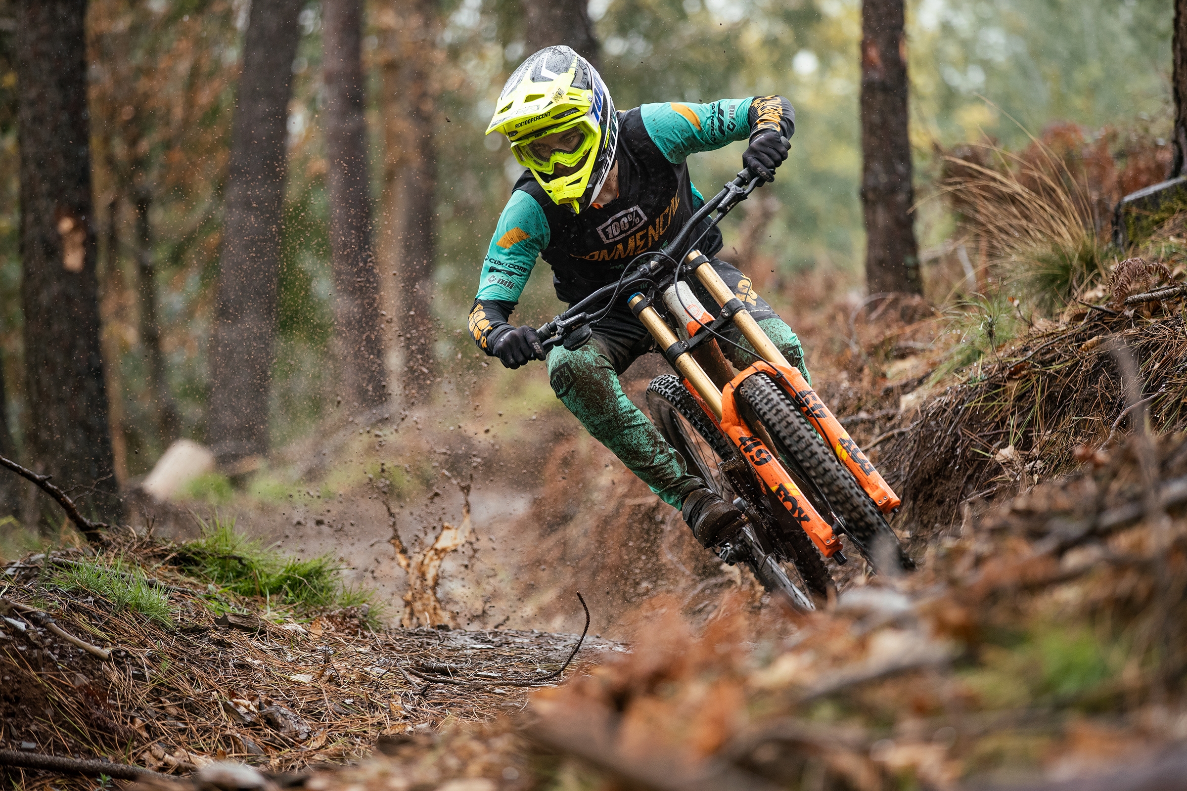 COMMENCAL NEWS Team-COMMENCAL-100-2019-Une-equipe-plus-motivee-que-jamais