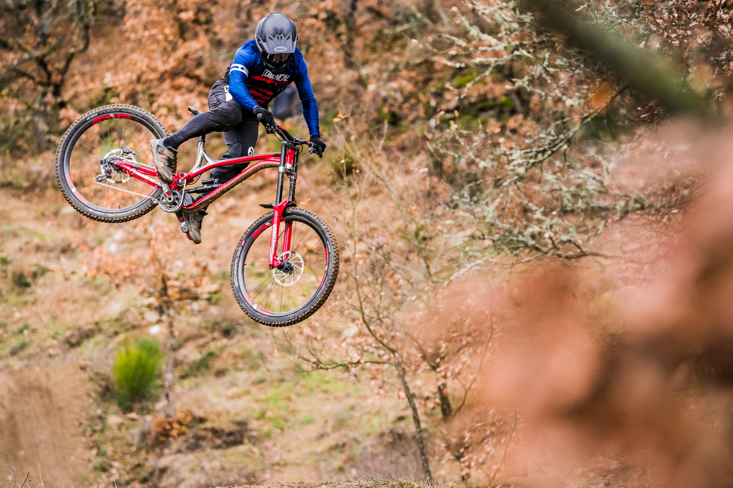 COMMENCAL NEWS COMMENCAL-VALLONRD-DH-Team-A-First-Successful-Appointment