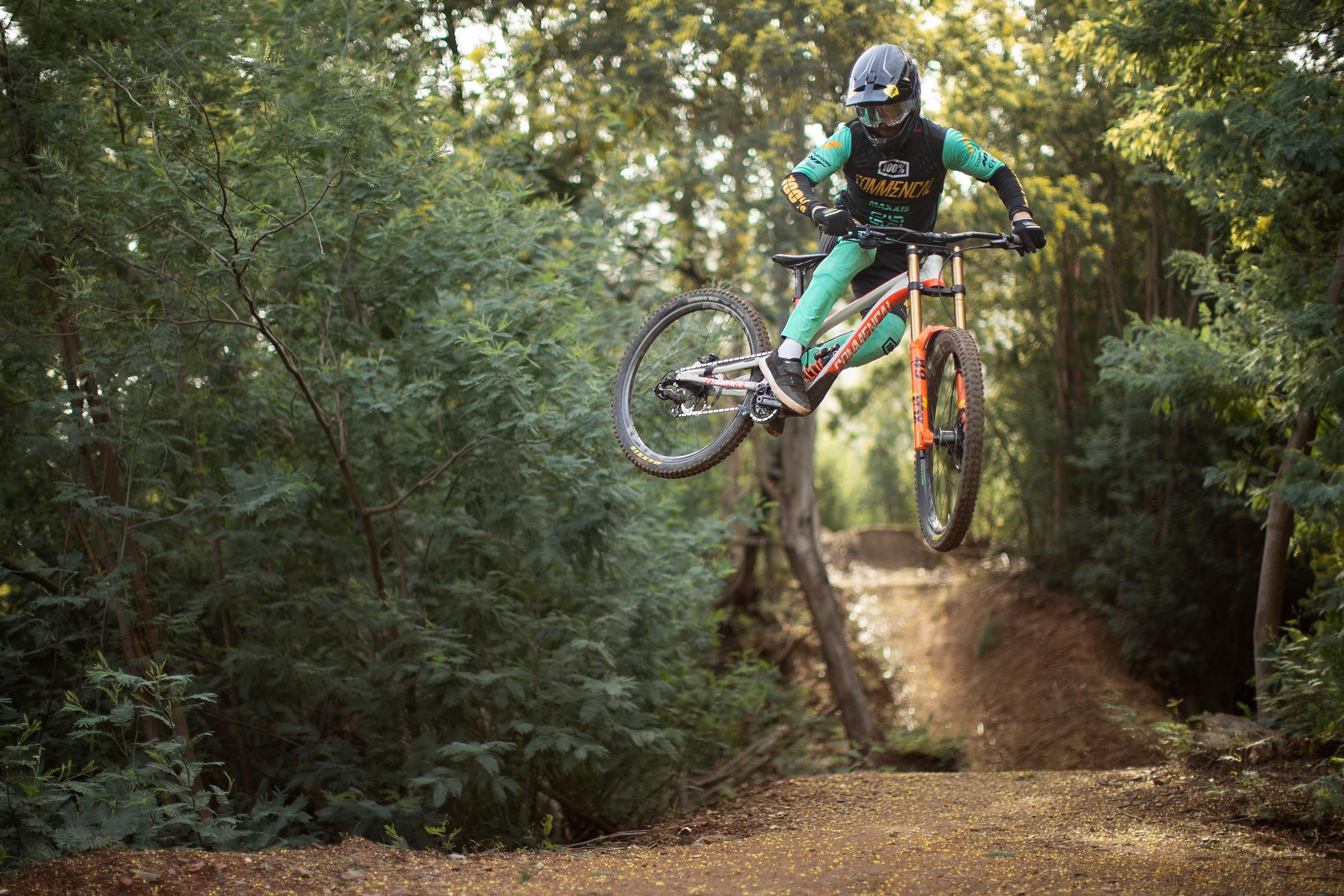 COMMENCAL NEWS COMMENCAL-100-Team-2019-19-year-old-Average-Age-Team-to ...