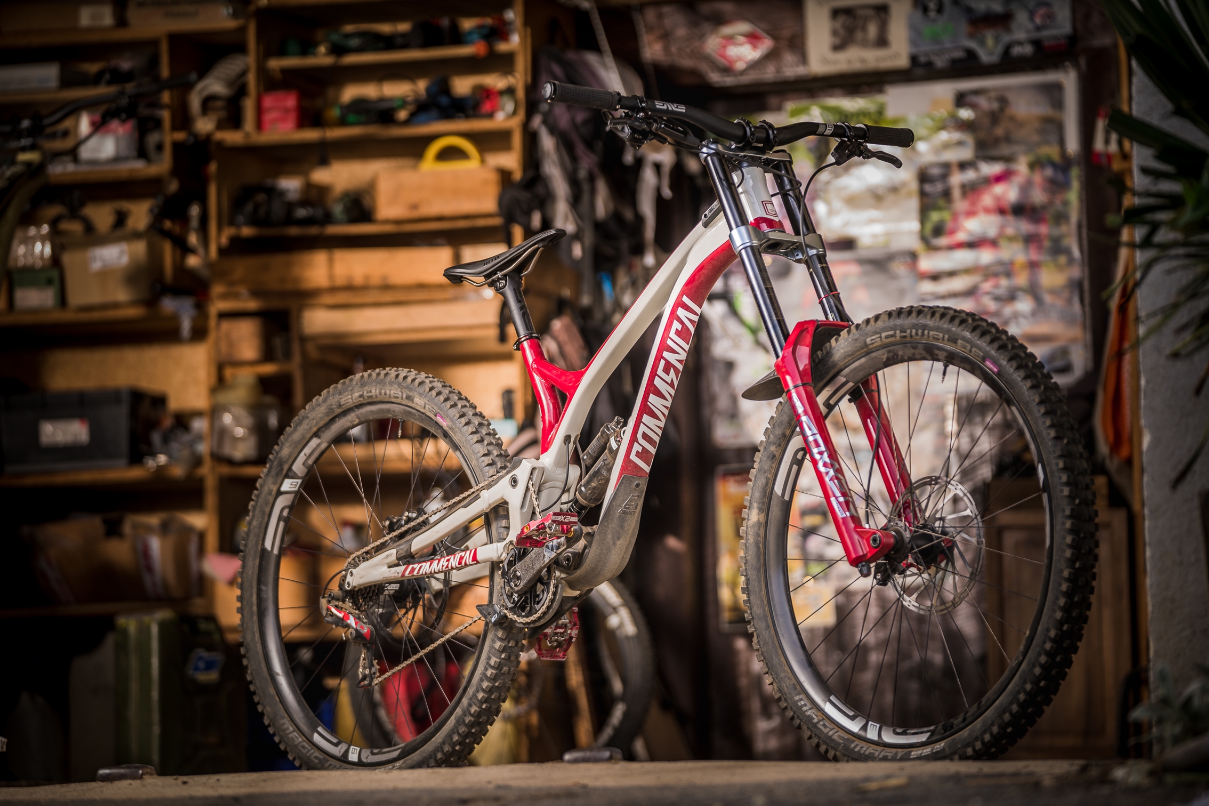 COMMENCAL NEWS Team-COMMENCAL-VALLNORD-Nouvelles-couleurs